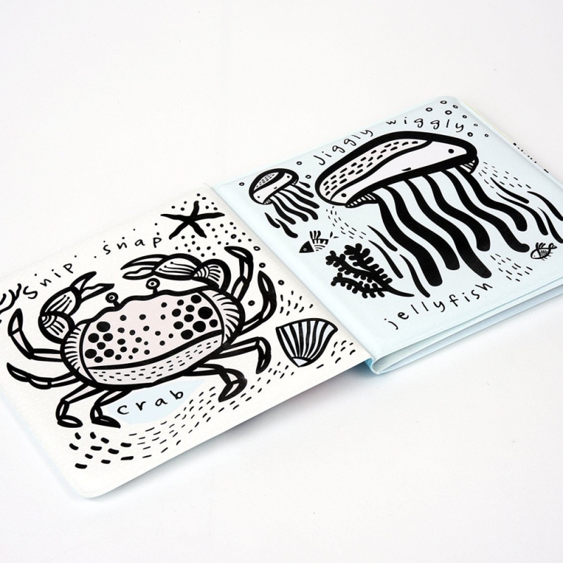 Wee Gallery Bath Book Who's in the Ocean? - Daisy Daisy